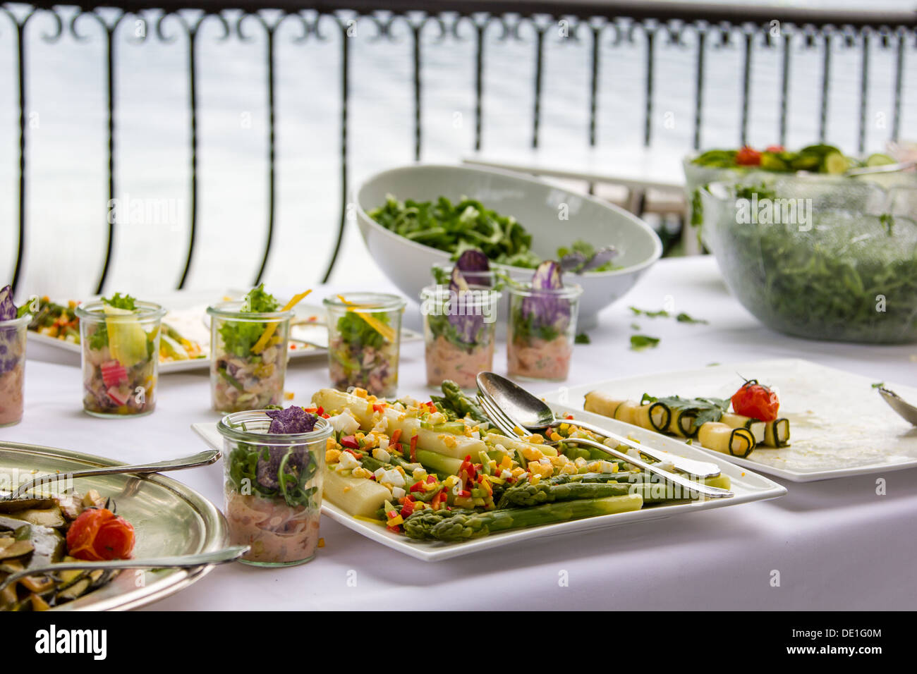 Fresh vegetable platter at a hotel buffet Stock Photo - Alamy