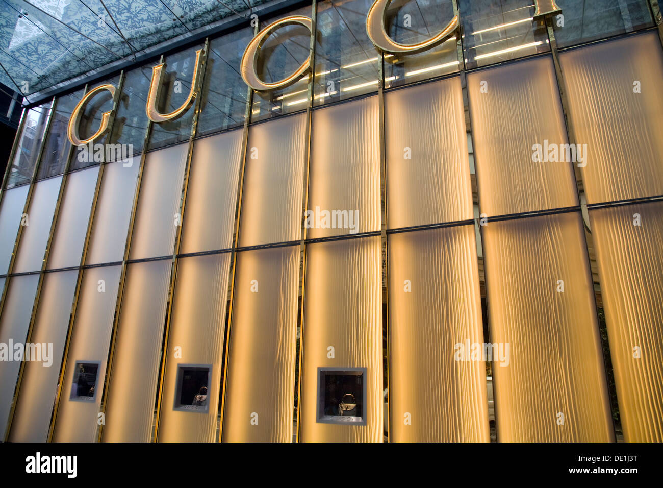 Gucci store exterior australia hi-res stock photography and images - Alamy