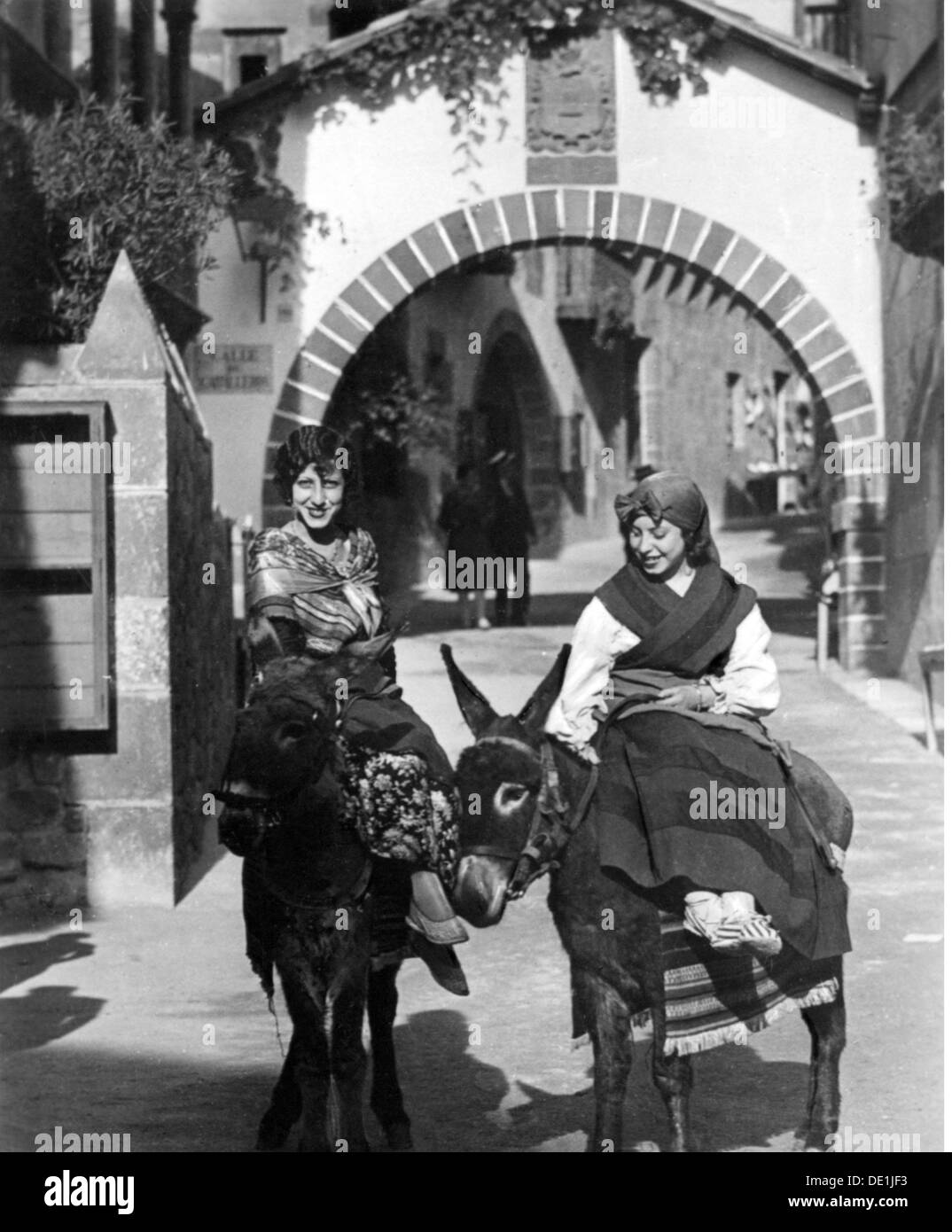 Donkey Riding Women High Resolution Stock Photography and Images - Alamy