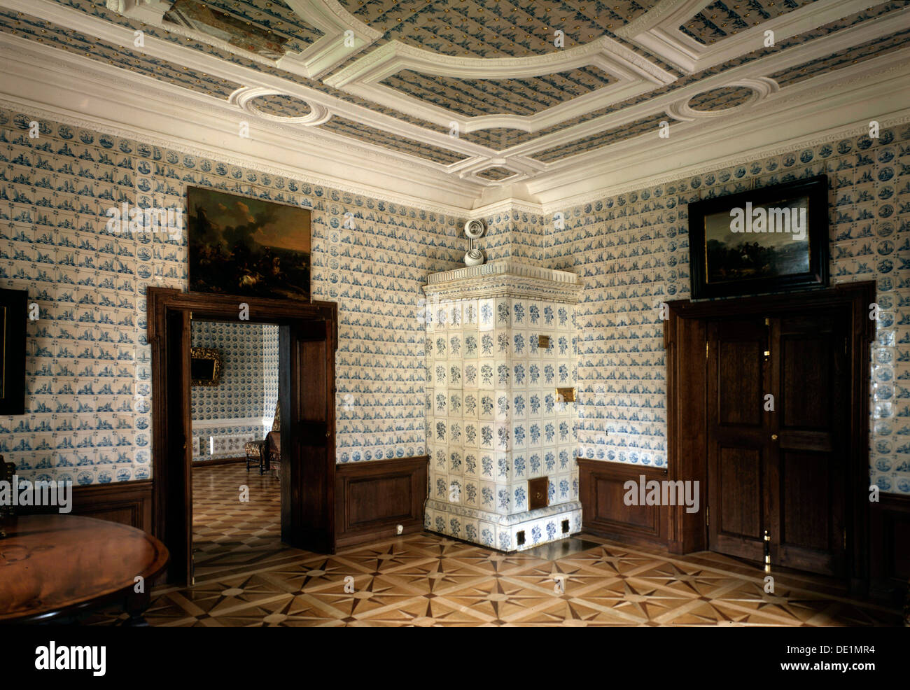 Tiled antechamber hi-res stock photography and images - Alamy