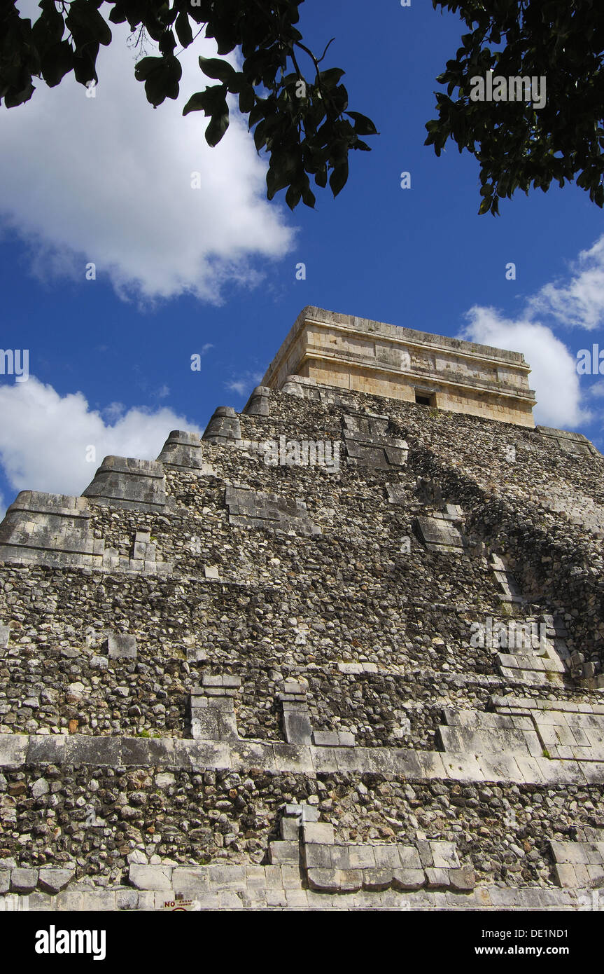 Pyramid of Kukulkan ( The Castle). Mayan ruins of Chichen Itza. Mayan ...