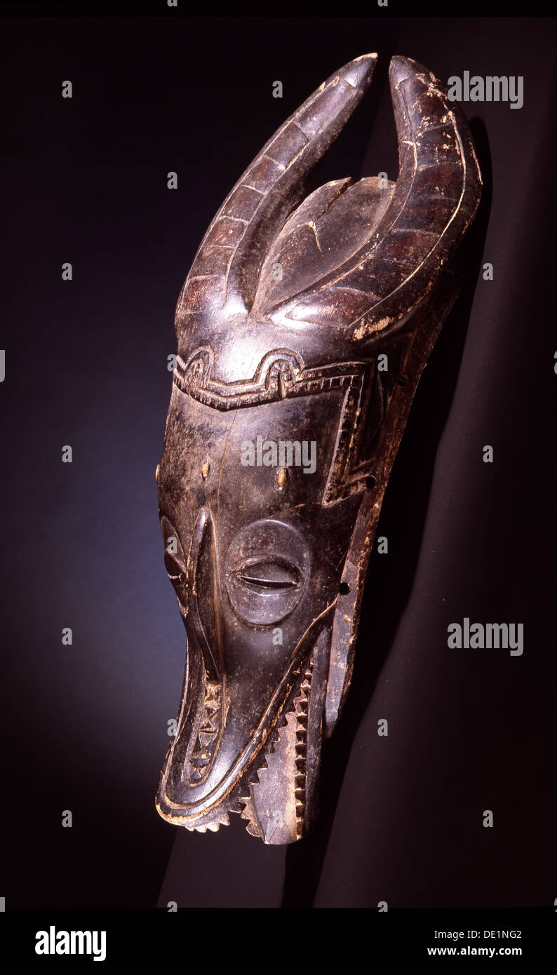 Ivory coast dance mask hi-res stock photography and images - Alamy
