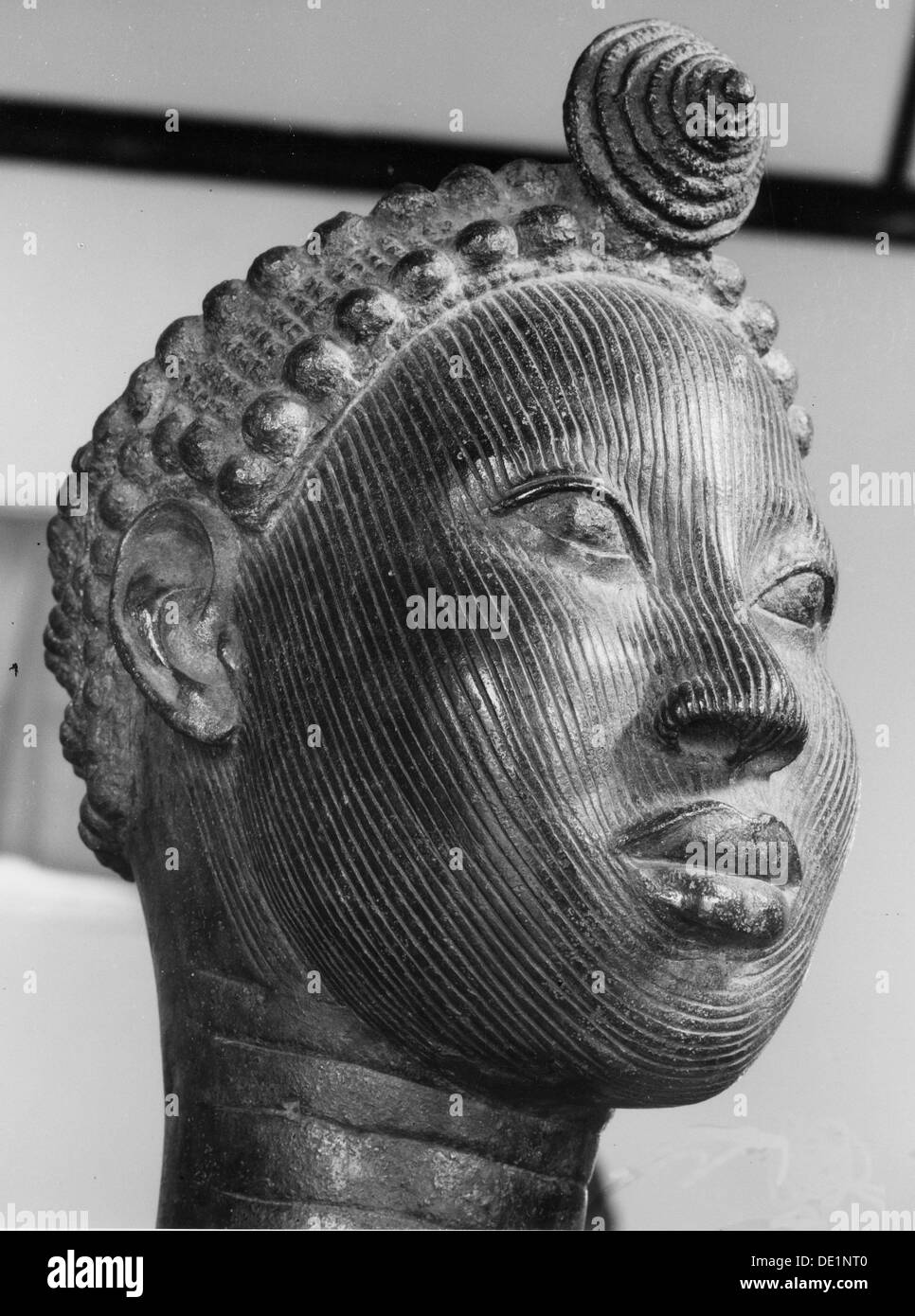 Scarification Nigeria Stock Photos & Scarification Nigeria Stock Images ...