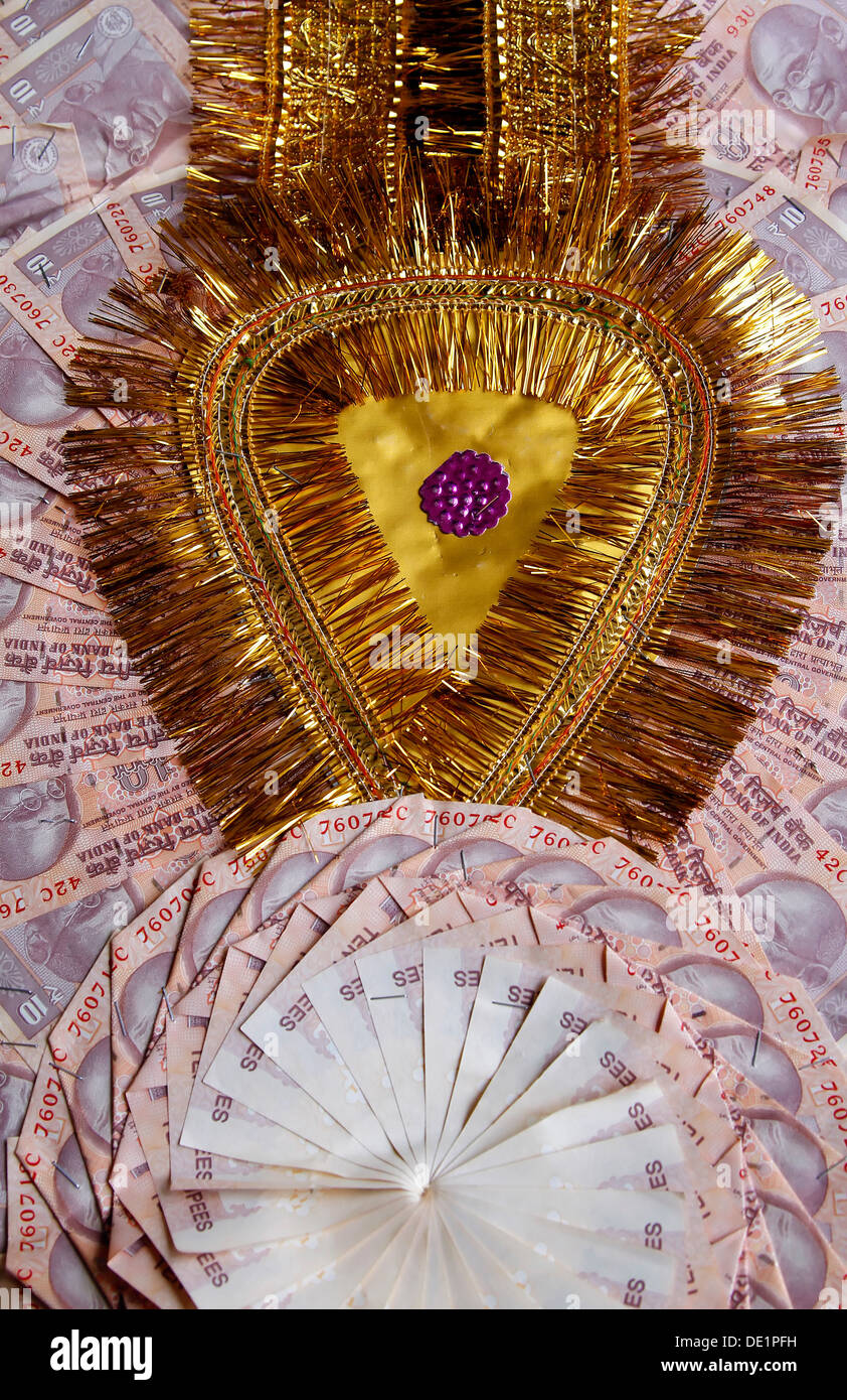 Indian wedding garland hi-res stock photography and images - Alamy