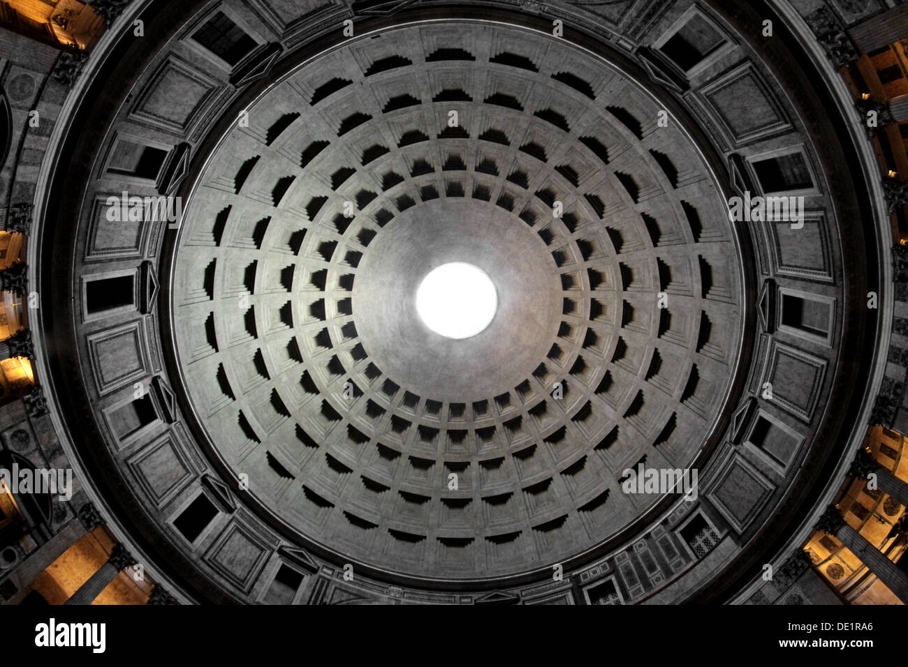 Pantheon rome doors hi-res stock photography and images - Alamy