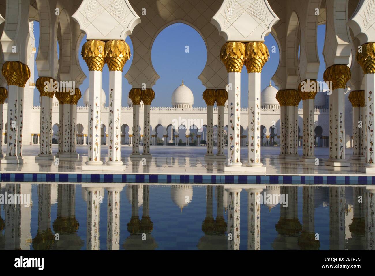 Its enormous columns hi-res stock photography and images - Alamy