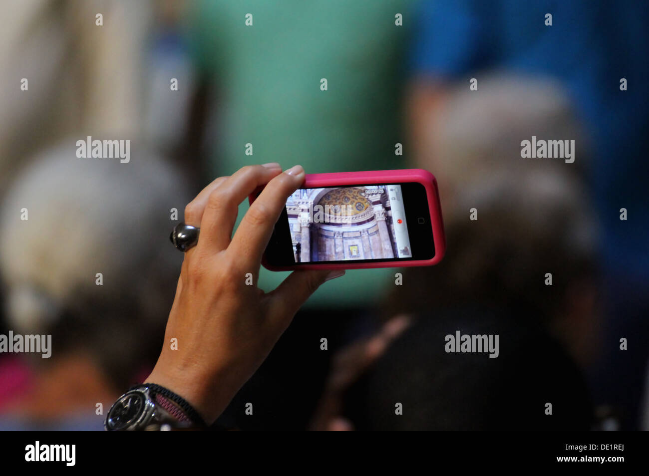 Hand filming hi-res stock photography and images - Alamy