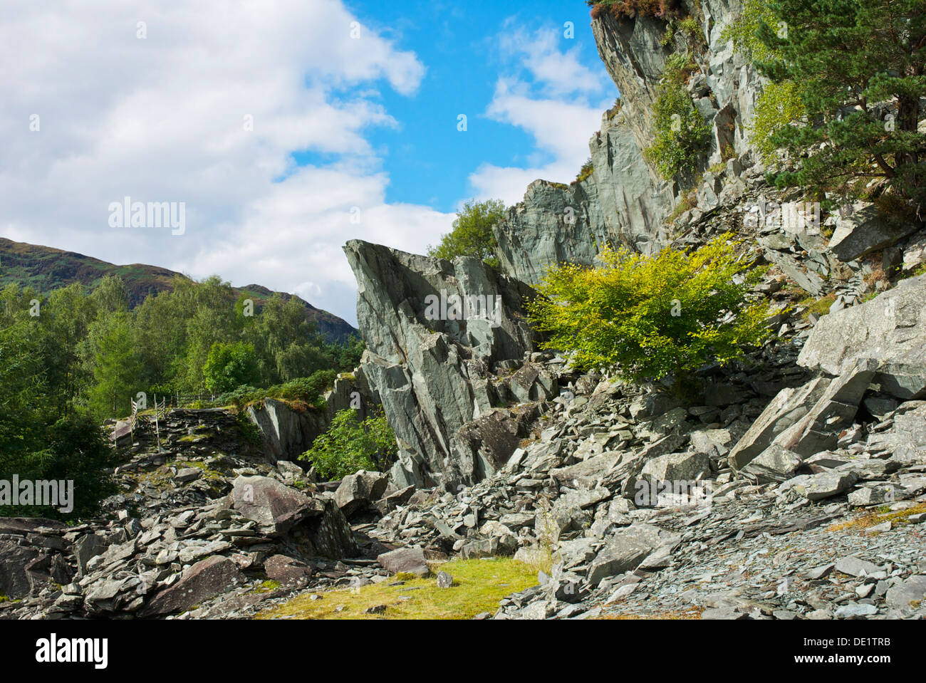 Old slate quarry above the village of Chapel Stile, Langdale, Lake ...