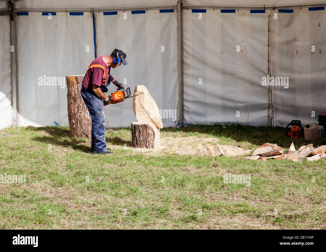 Chainsaw sculptor at the Sandringham Game and Country Fair, Sandringham ...