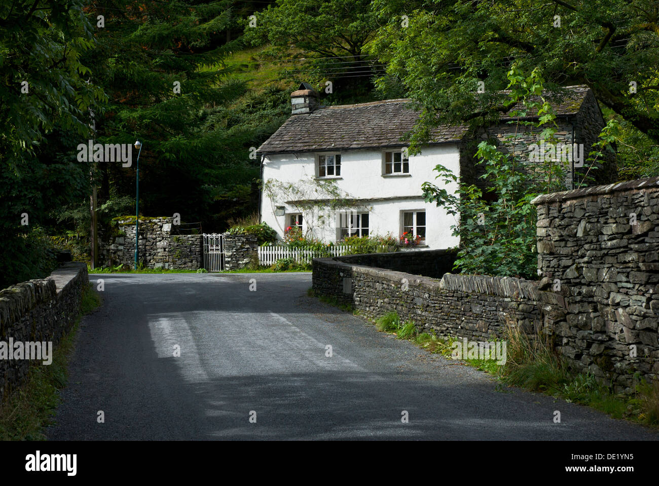 Cottage in the village of Elterwater, Langdale, Lake District National ...