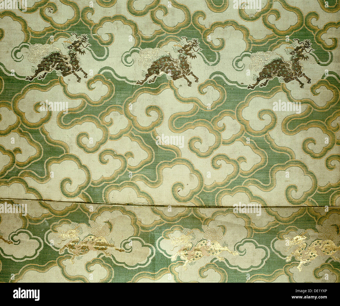 Silver clouds pattern hi-res stock photography and images - Alamy