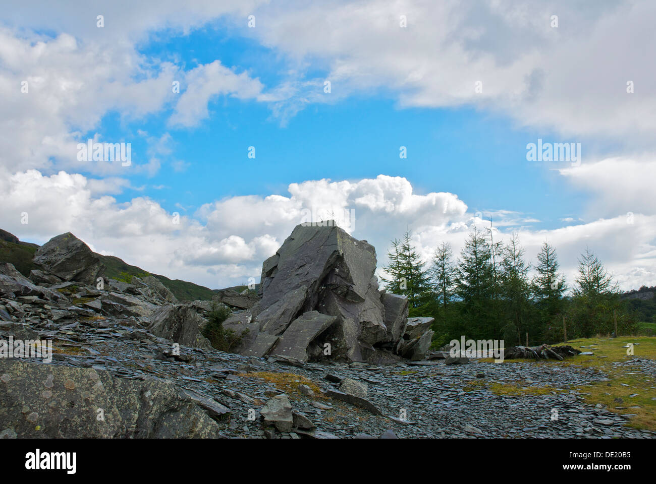 Old slate quarry above the village of Chapel Stile, Langdale, Lake ...