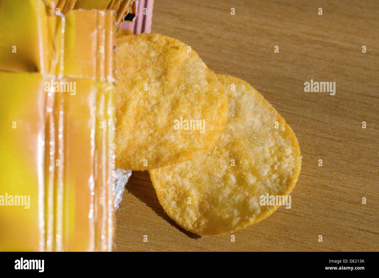 Crisps hi-res stock photography and images - Alamy