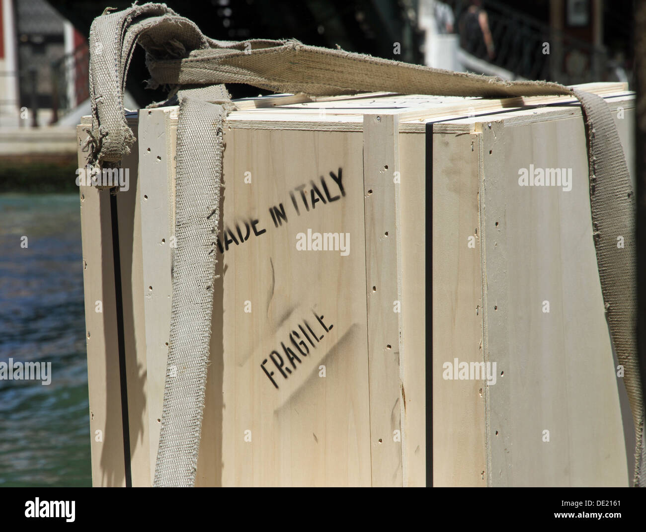 wooden box for transport of heavy material and fragile and very ...