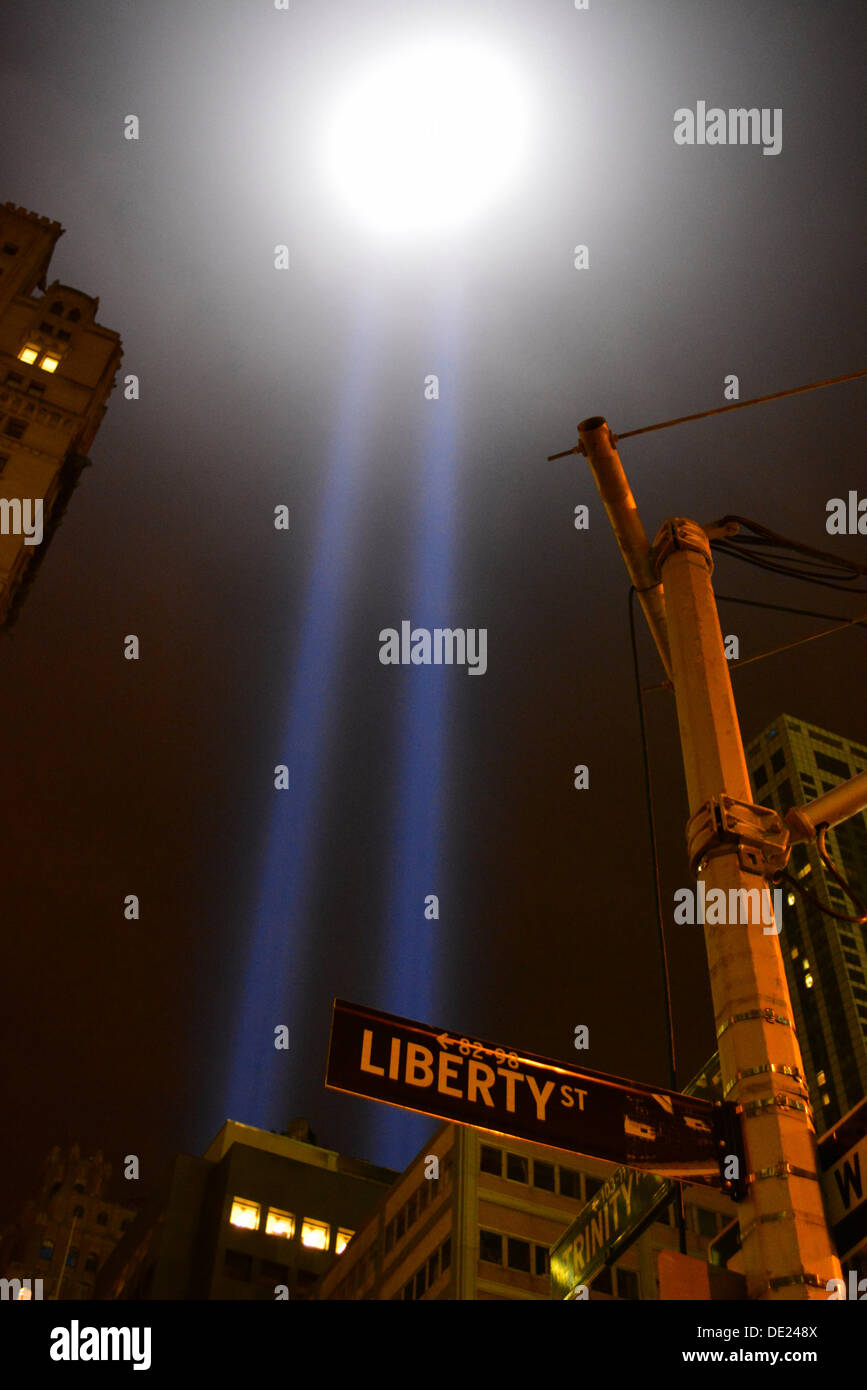 9 11 tribute center liberty street hi-res stock photography and images ...