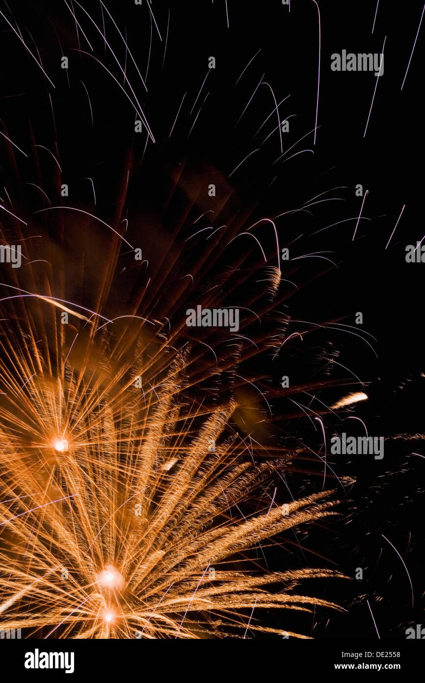 Golden Fireworks High Resolution Stock Photography and Images - Alamy