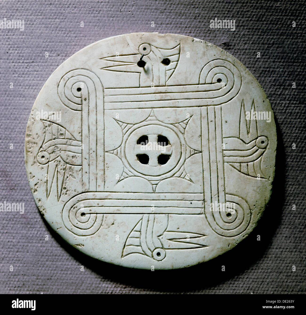 Shell gorget hi-res stock photography and images - Alamy