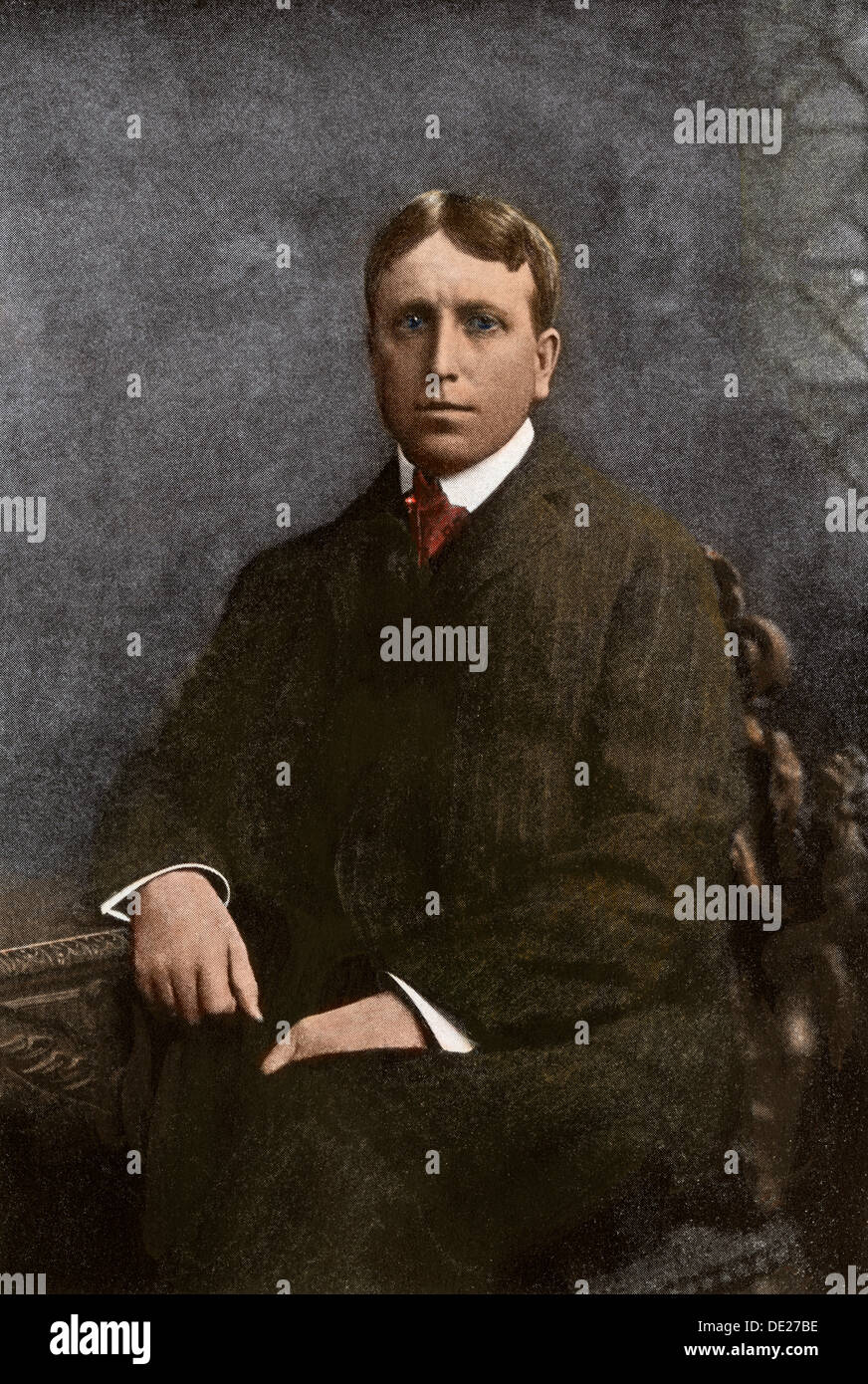 Newspaper mirror hi-res stock photography and images - Alamy