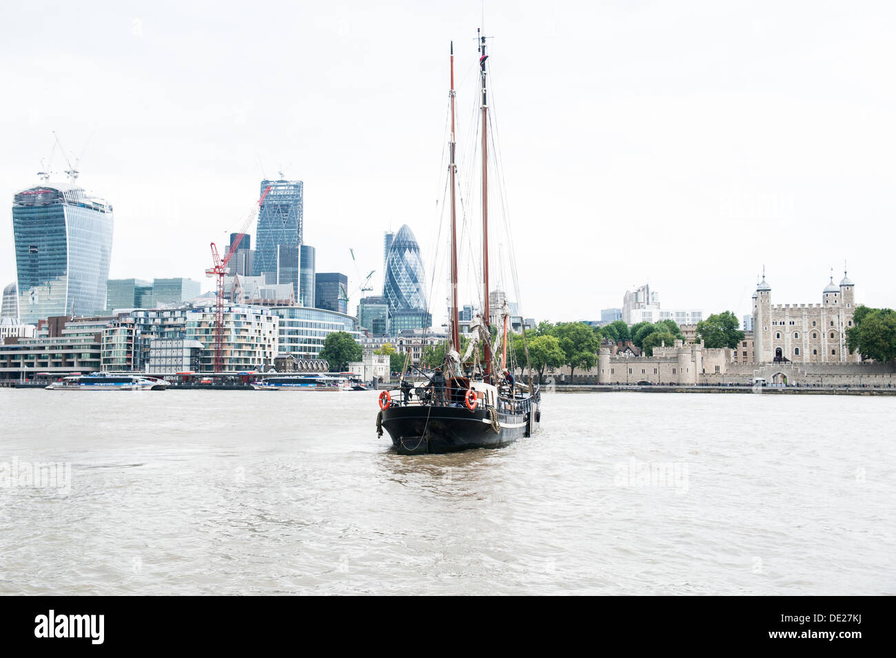 Ship de hi-res stock photography and images - Alamy