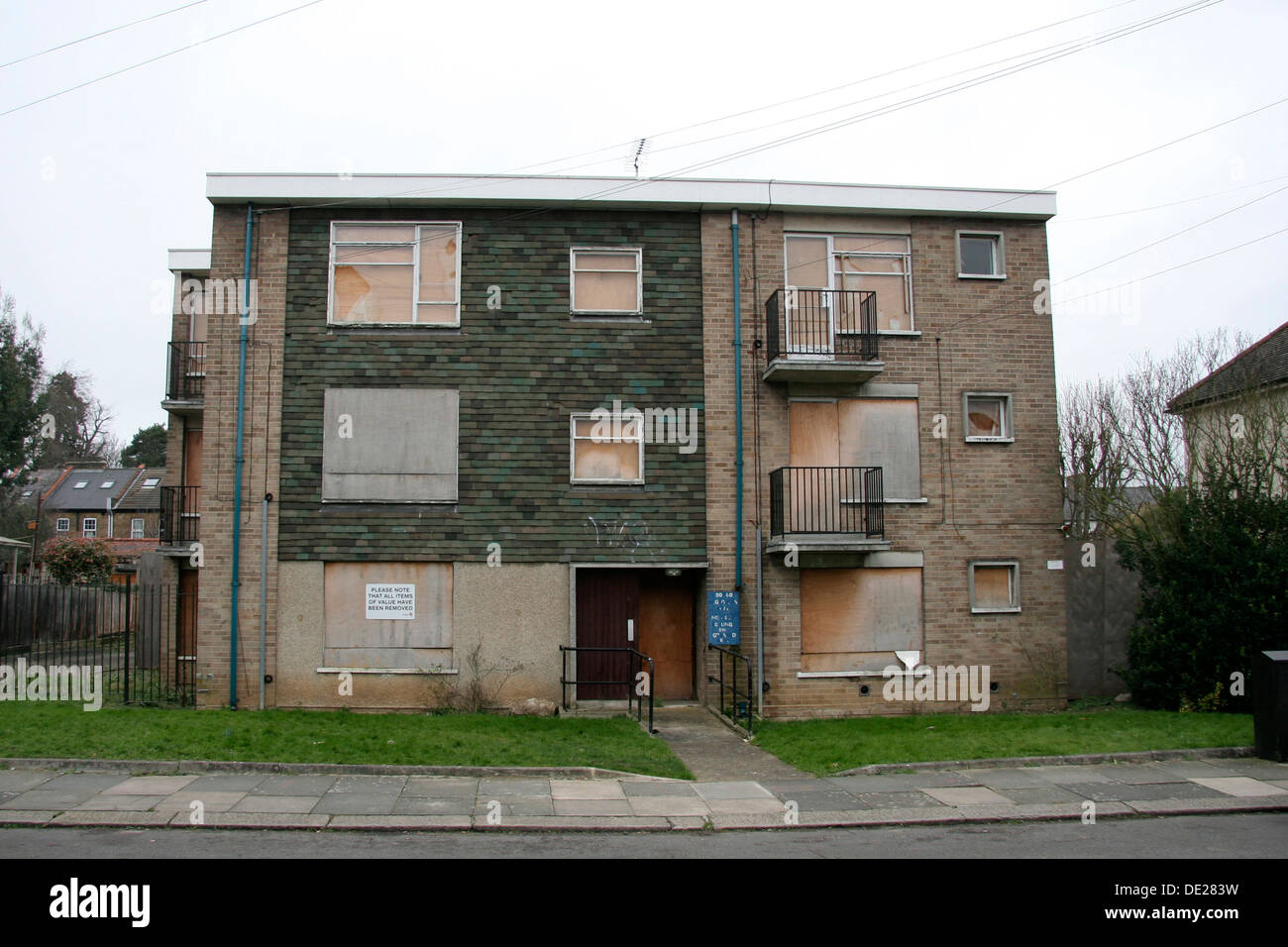 Suburban block hi-res stock photography and images - Alamy