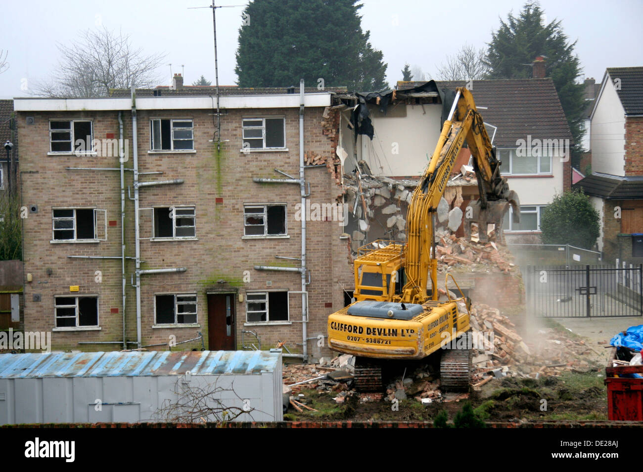 Demolition small block flats using hi-res stock photography and images ...