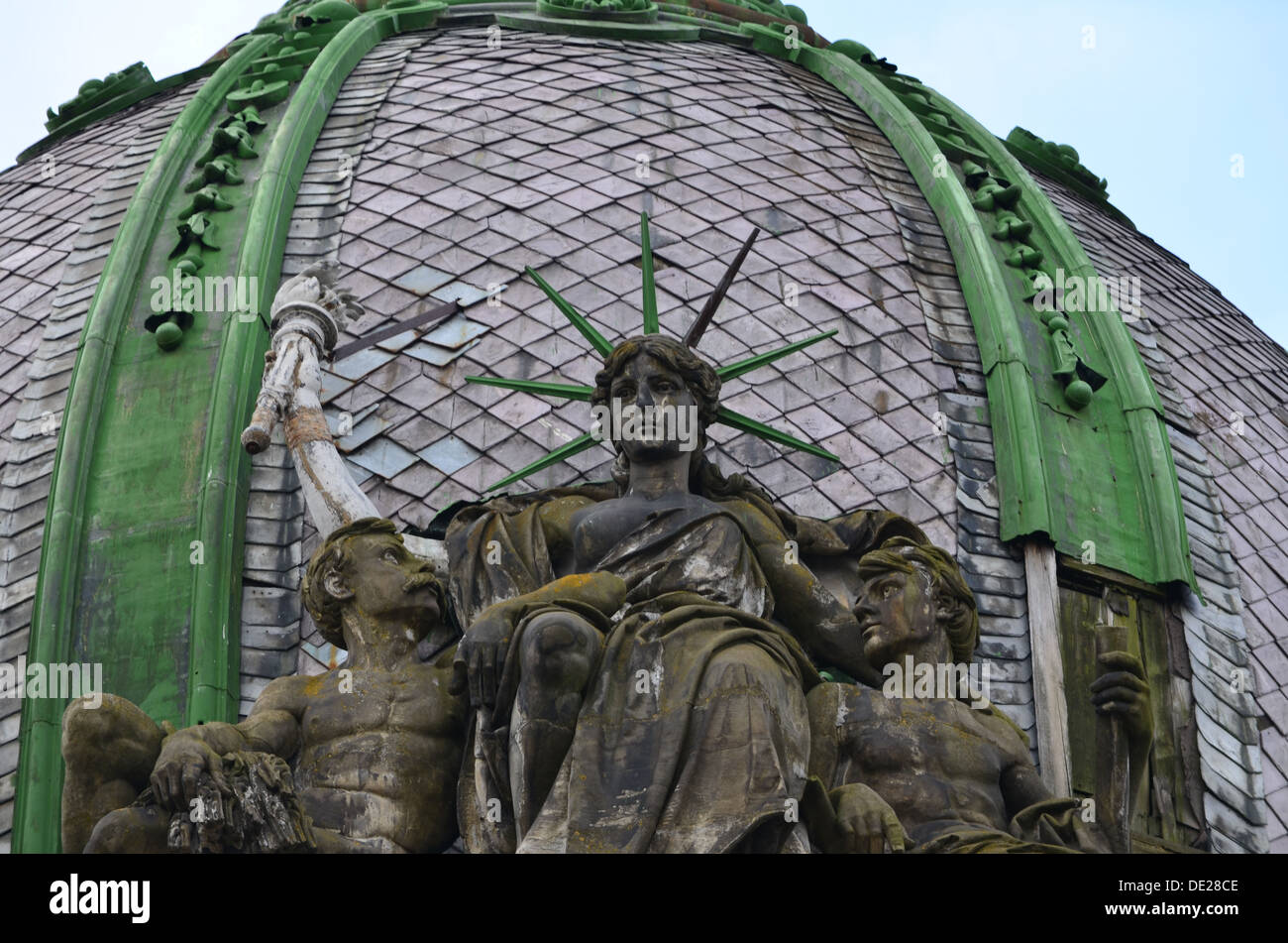 Liberty sitting hi-res stock photography and images - Alamy