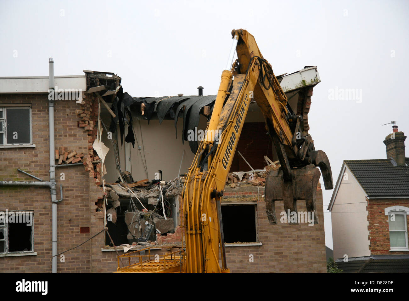 Demolition excavator hi-res stock photography and images - Alamy