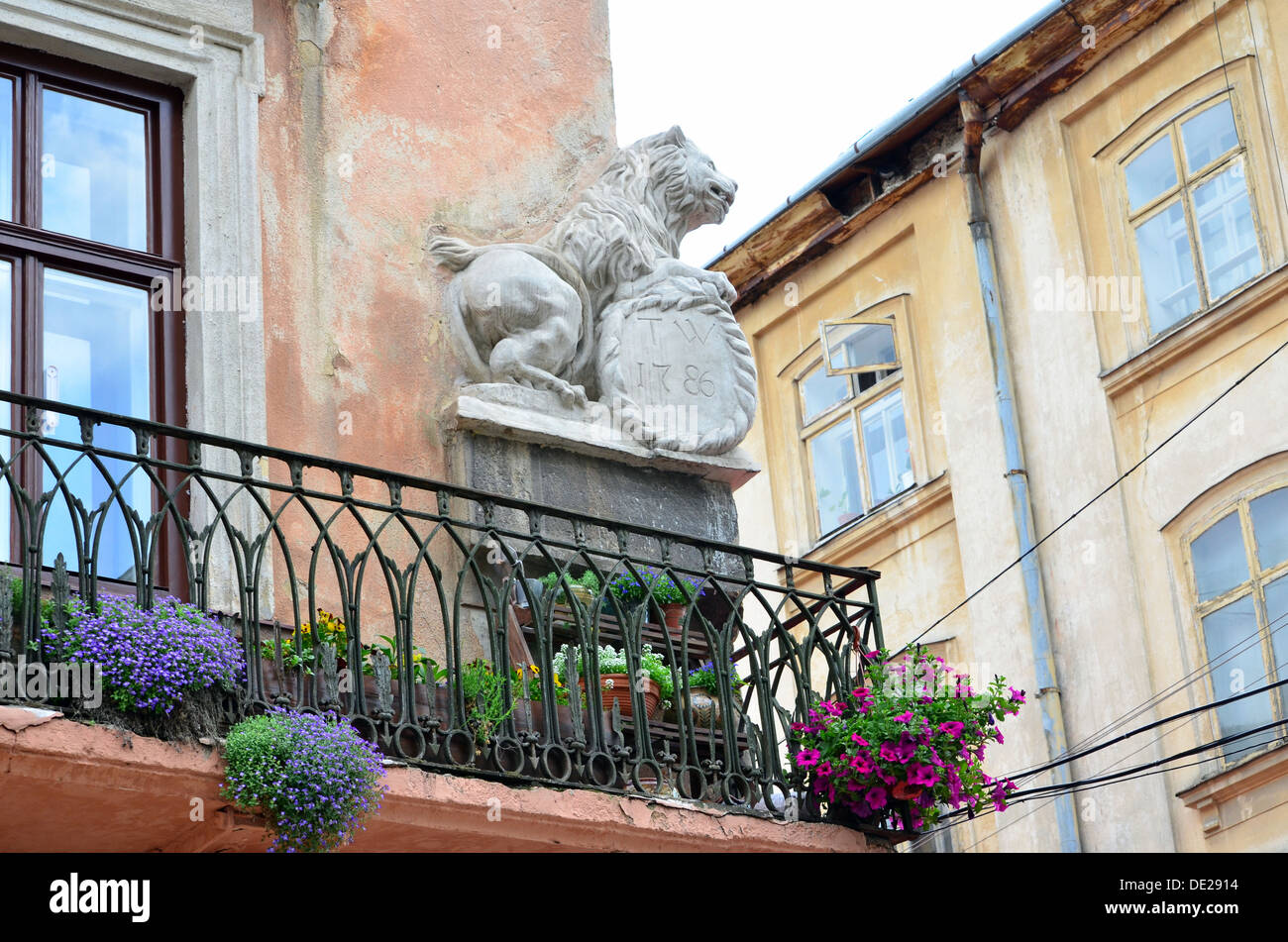 Lviv lion statue hi-res stock photography and images - Alamy
