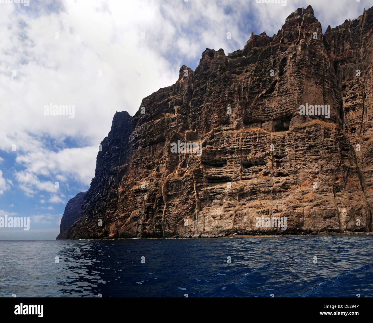 Los gigantes cliffs tenerife hi-res stock photography and images - Alamy