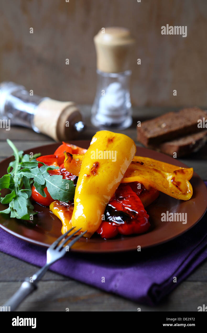 Roasted red and yellow peppers hi-res stock photography and images - Alamy
