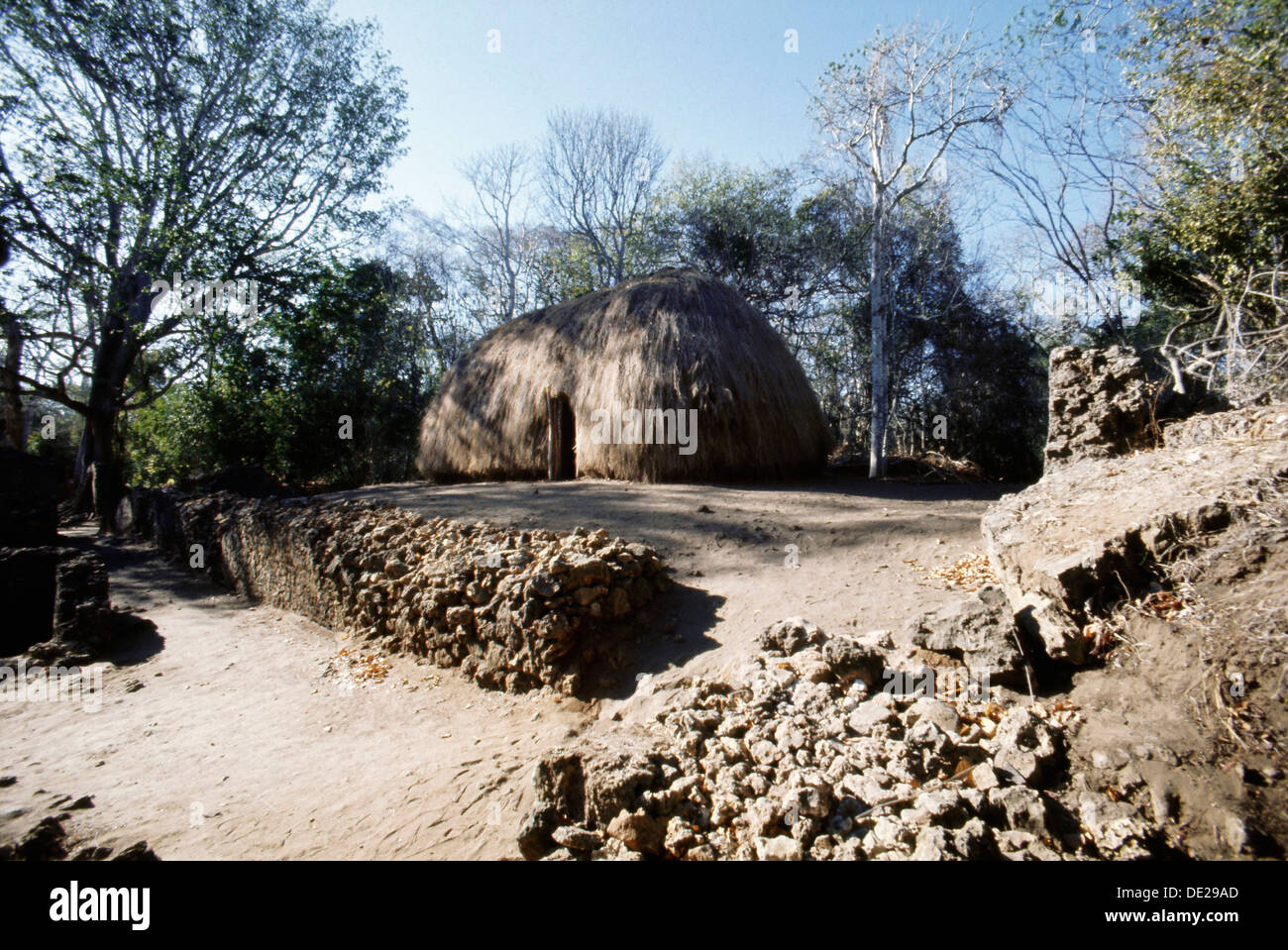 Kikuyu hut hi-res stock photography and images - Alamy