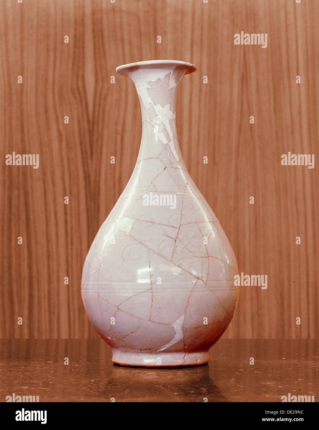 Chinese pottery tanzania hi-res stock photography and images - Alamy