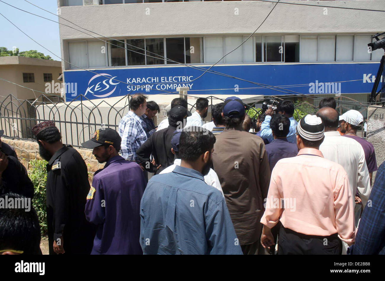 Government employees work at Civic Center are protesting against detach ...