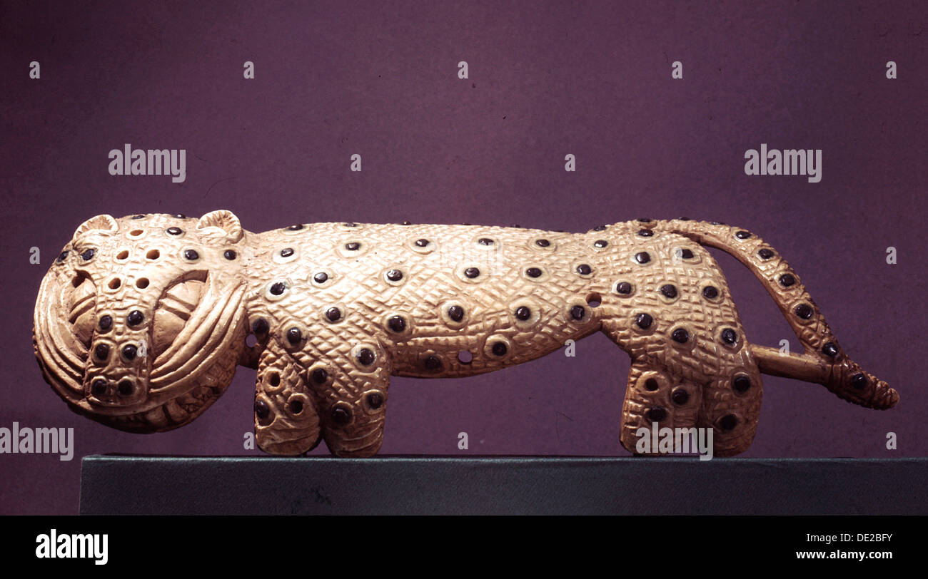 Benin ivory leopard hi-res stock photography and images - Alamy