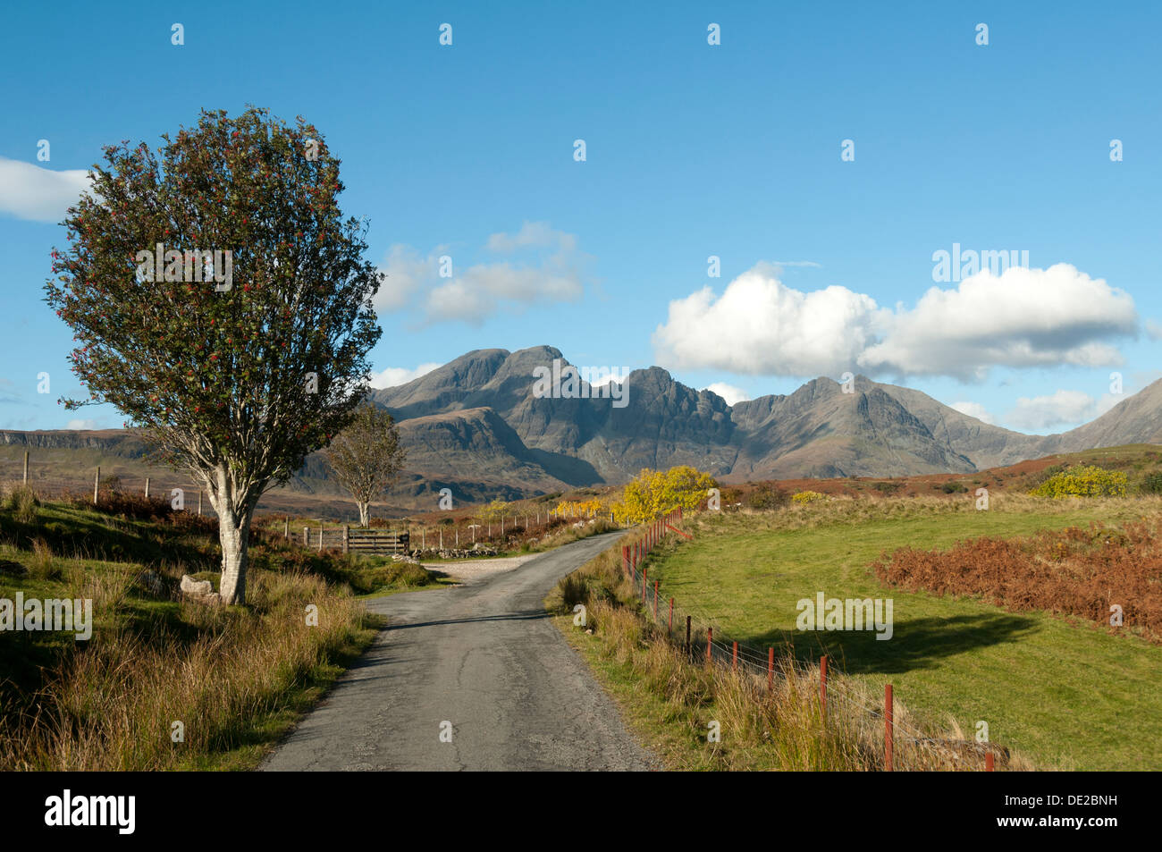 Blaven mountains isle skye inner hi-res stock photography and images ...