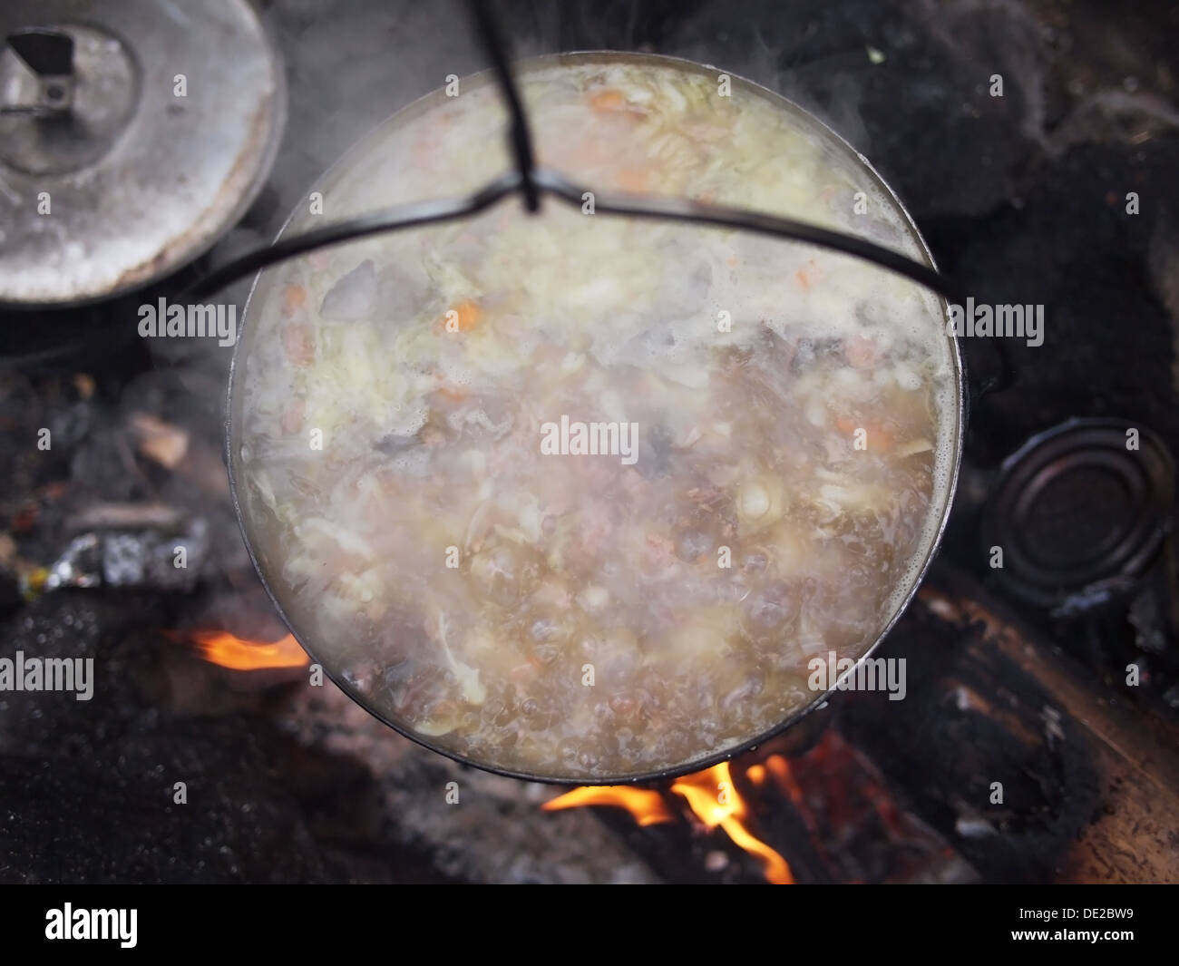 Traditional campfire cooking Stock Photo - Alamy