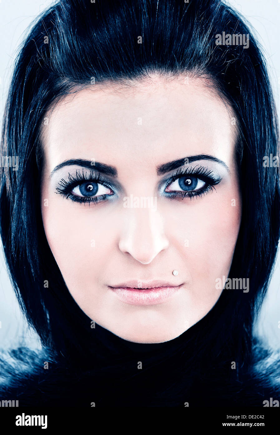 Fake eye lash hi-res stock photography and images - Alamy