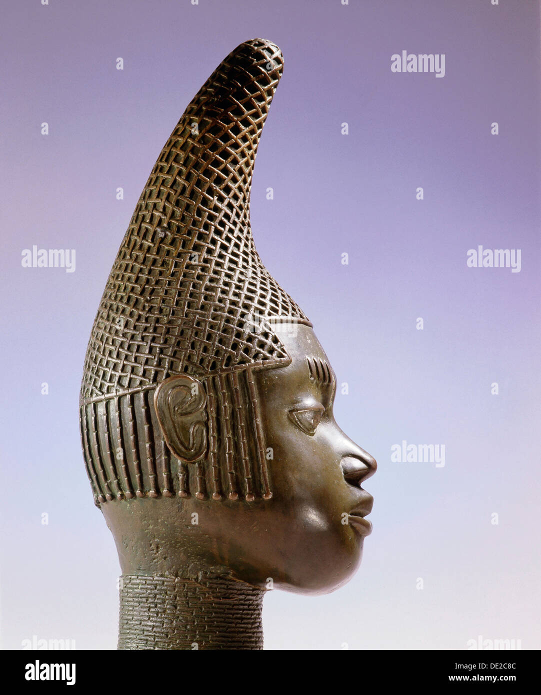 Benin bronze queen idia hi-res stock photography and images - Alamy
