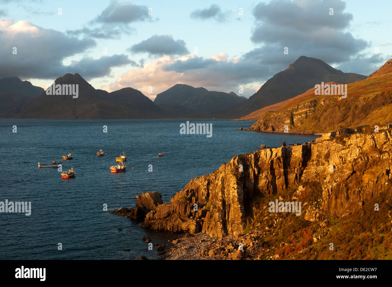 Sunset on the Cuillin hills over Loch Scavaig, from Elgol, Isle of Skye ...