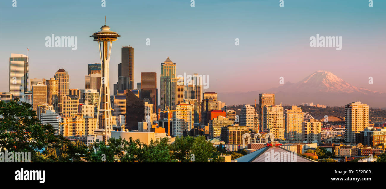 Setting sunlight on the Seattle skyline, Washington USA Stock Photo - Alamy
