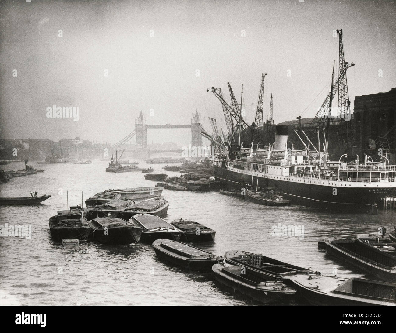 19th century thames ships hi-res stock photography and images - Alamy