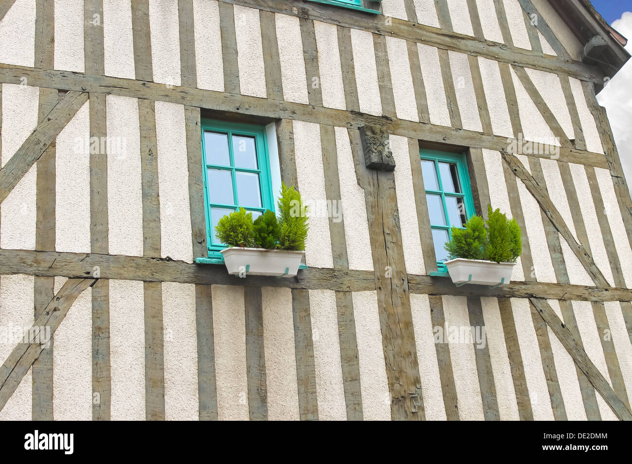 Chartres france village hi-res stock photography and images - Alamy