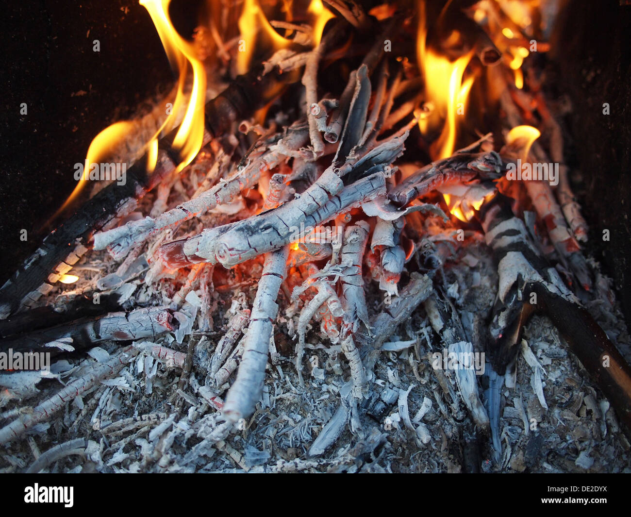 coals in the fire Stock Photo - Alamy