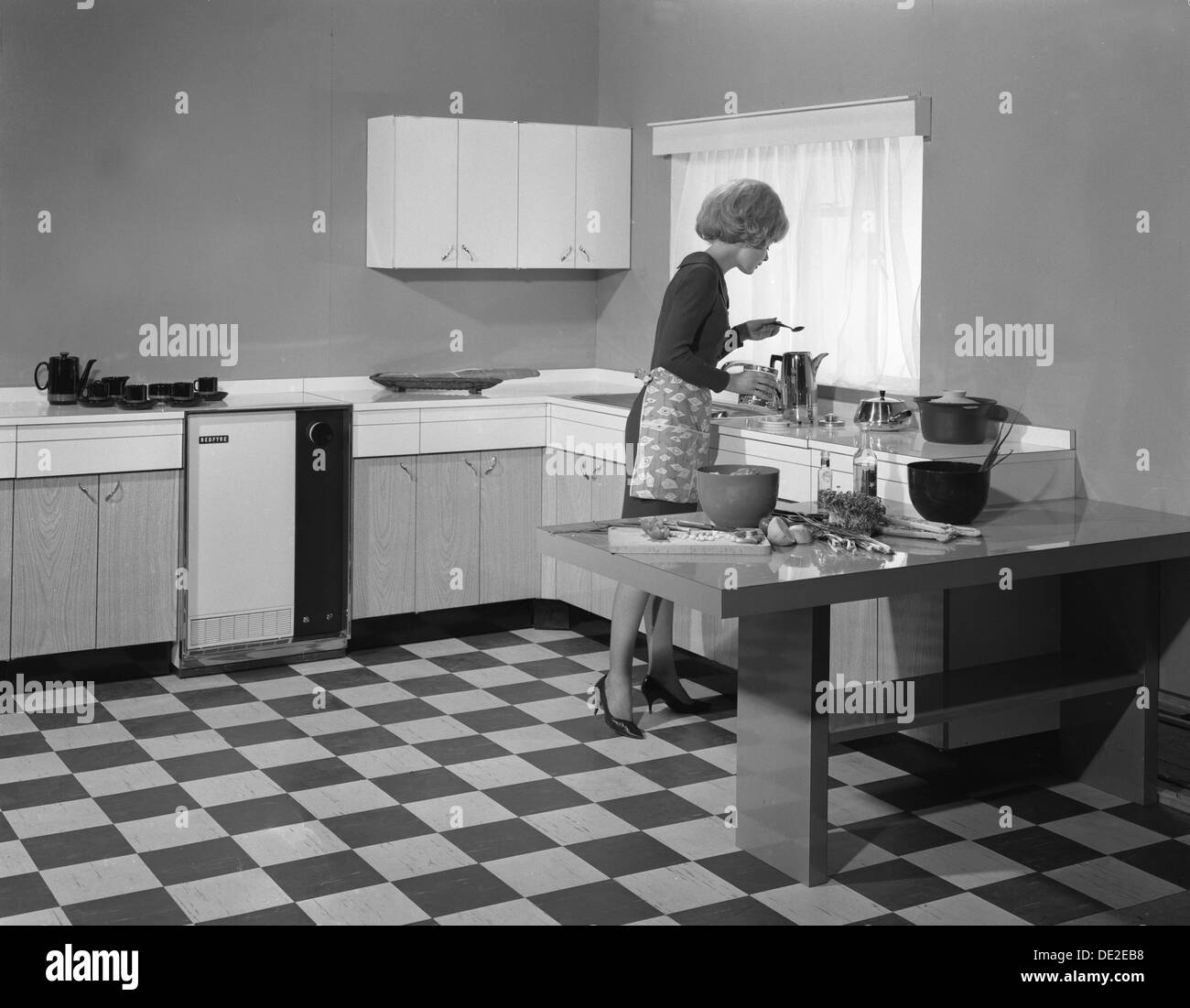 1960s cooker hi-res stock photography and images - Alamy
