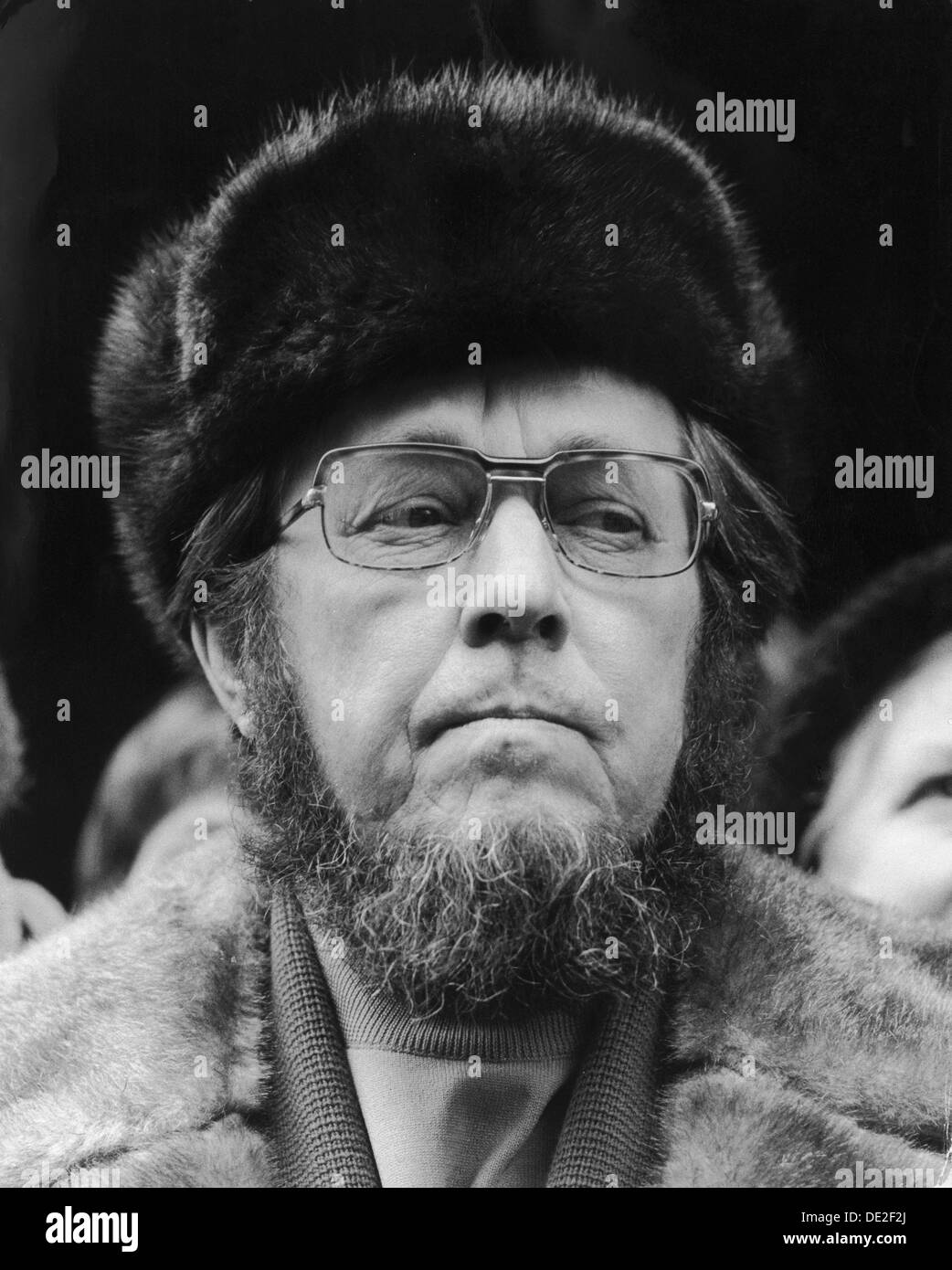 Russian man fur hat hi-res stock photography and images - Alamy