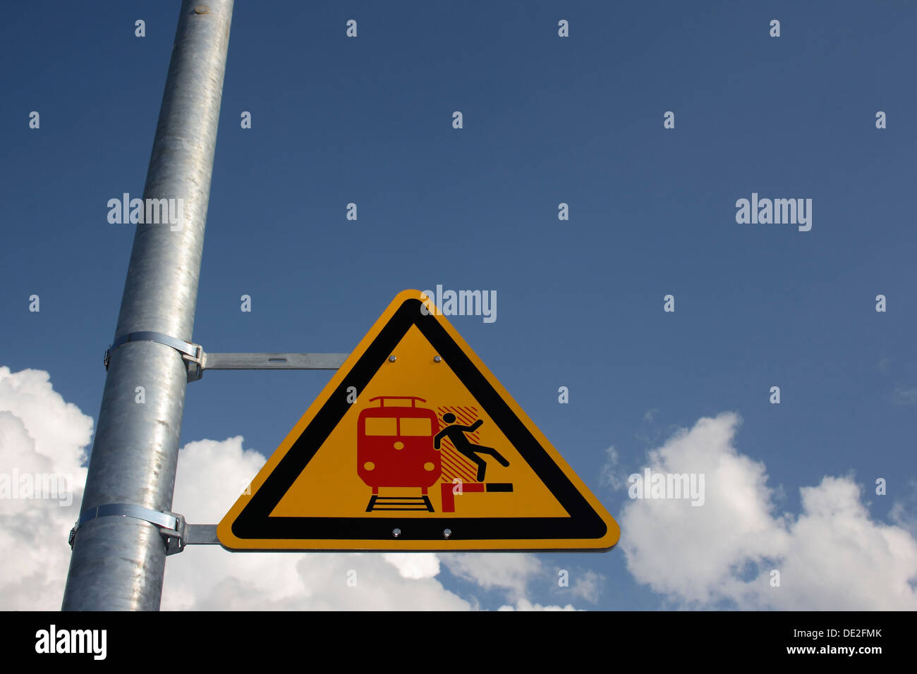 Platform warning sign hi-res stock photography and images - Alamy