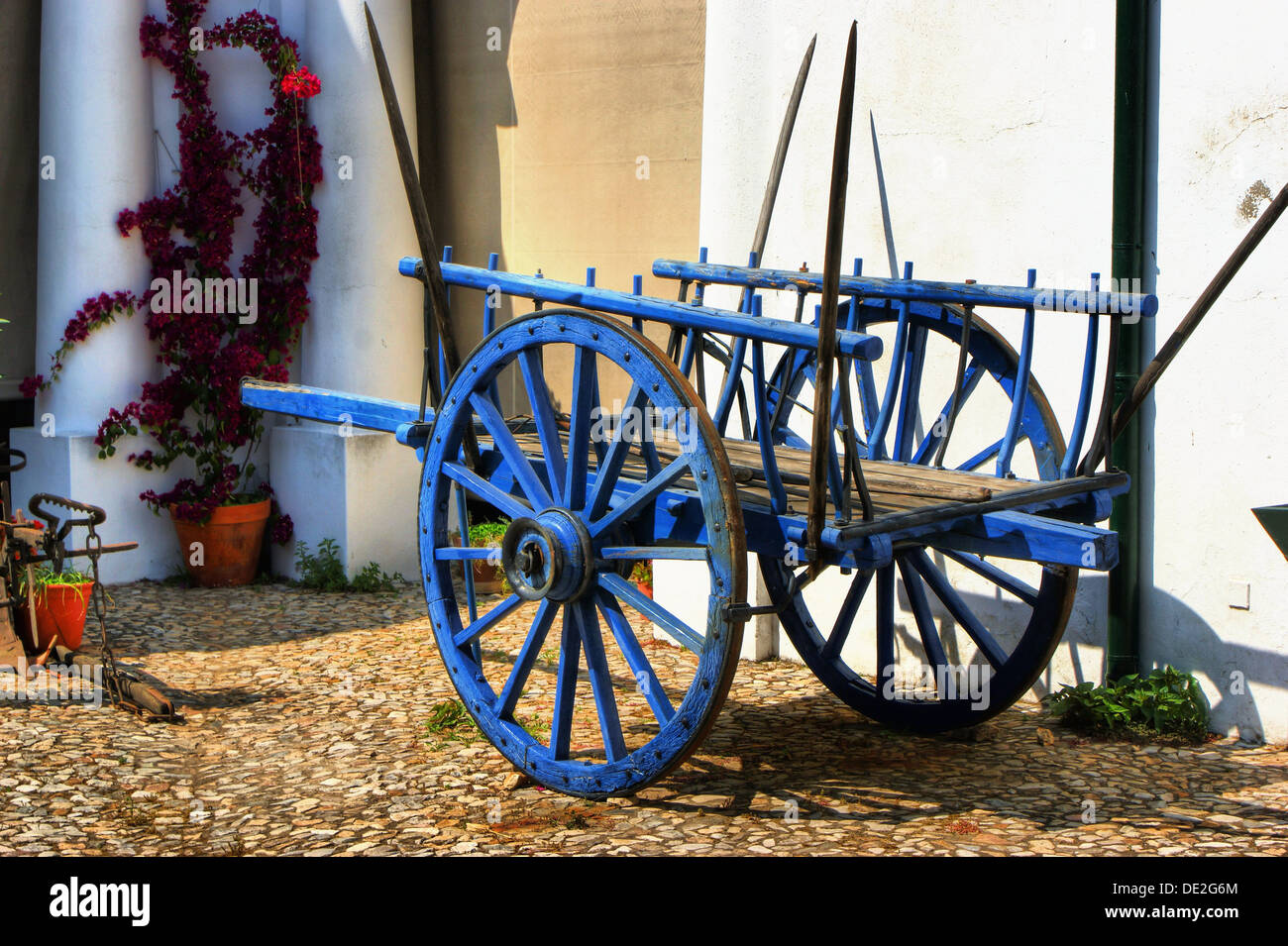 Vintage wooden cart in Alentejo, Portugal Stock Photo - Alamy