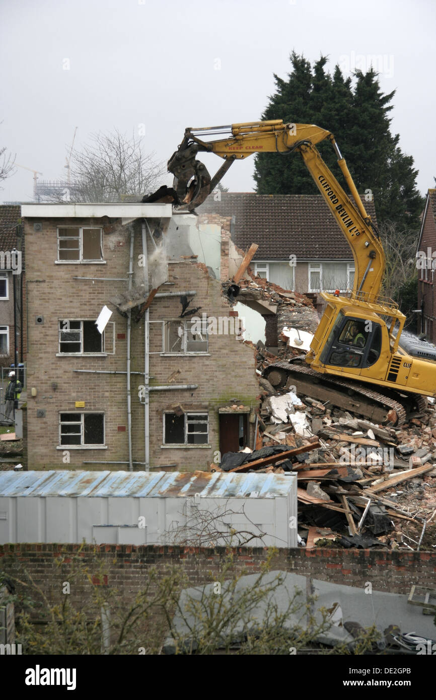 Demolition small block flats using hi-res stock photography and images ...
