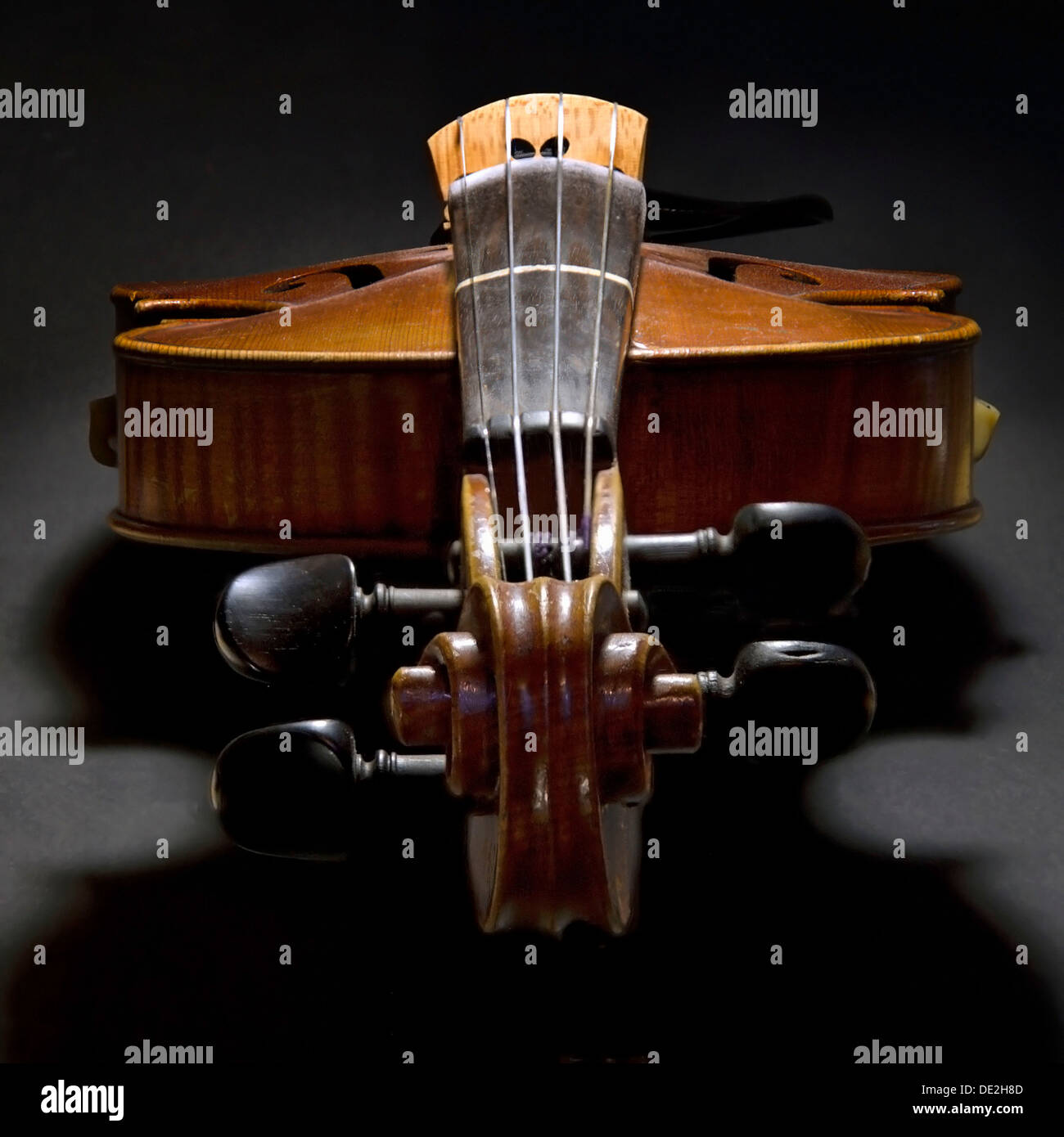 Neck Violin High Resolution Stock Photography and Images - Alamy