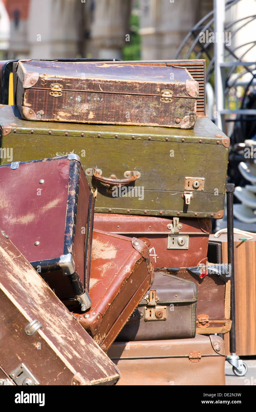 Pile of old vintage suitcases - luggage Stock Photo - Alamy